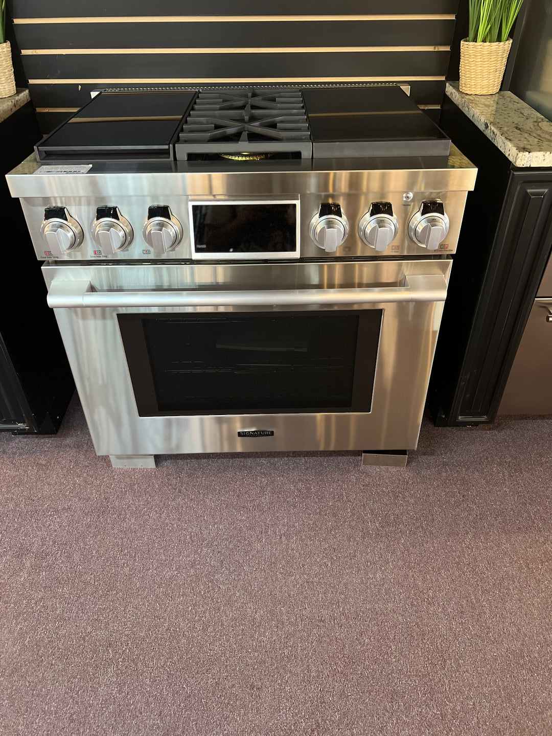 Signature 36" Dual-Fuel Pro Range Induction DISPLAY MODEL ...